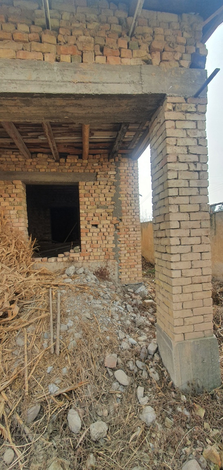 Жой Кибрай кирпичныйда жойлашкан 3 соту