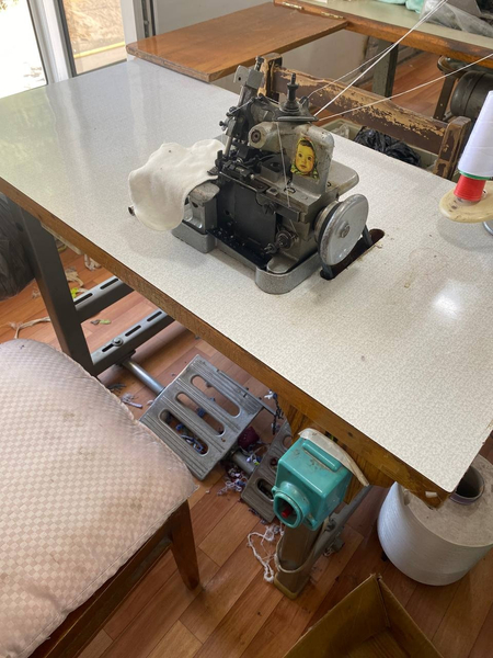 2 xil tikuv mashinasi 400 000 dan sotiladi