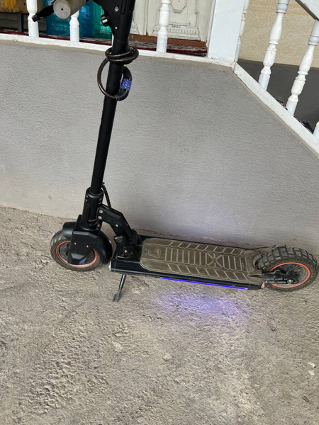 KUGOO Elektro samakat sotiladi