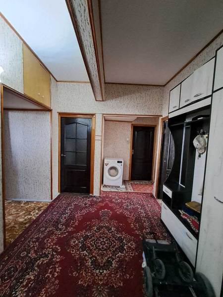 Продается Сергели 7 4/9/9 срочна квадрат 94 Хор.рем