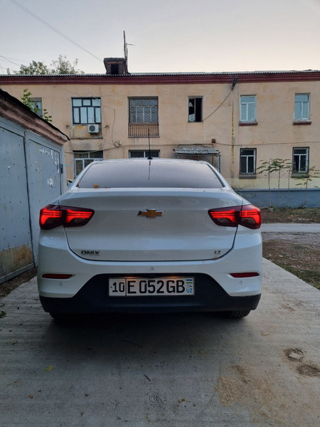 Chevrolet onix mexanika