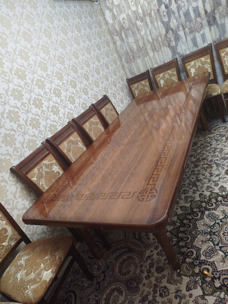 Stol stul kamplekt sotiladi 12ta stul holati yaxshi
