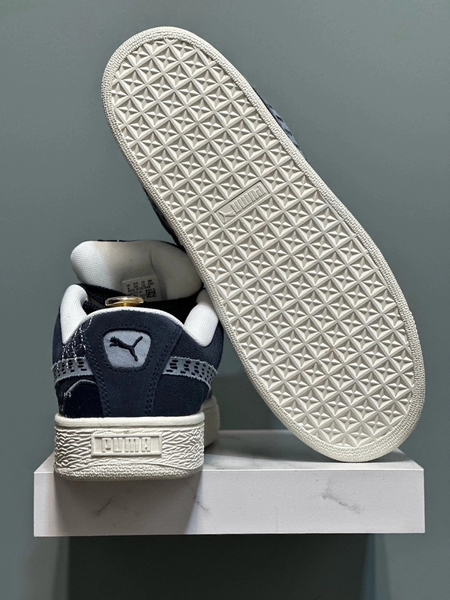 PUMA suede
Отличное качество 
Качественная прошивка
Стильно смотрятся
