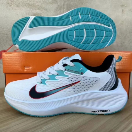 Беговые кроссовки Nike