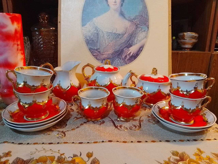 Сервиз красный бутон