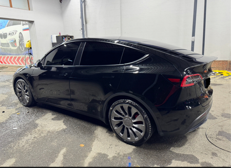 TESLA MODEL Y (Performance)
