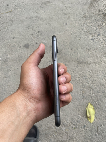Iphone 11 sotiladi