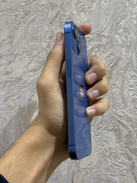 Продам iPhone 13 в идеальном состоянии