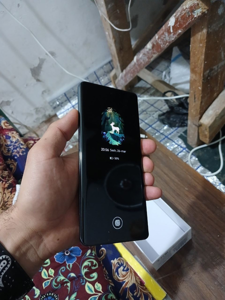 Honor X9b 5G.  8/256GB