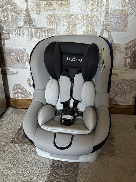 Avtokreslo BURBAY, ideal holatda