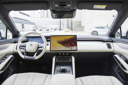 BYD Song L qora AWD komplektatsiyasi