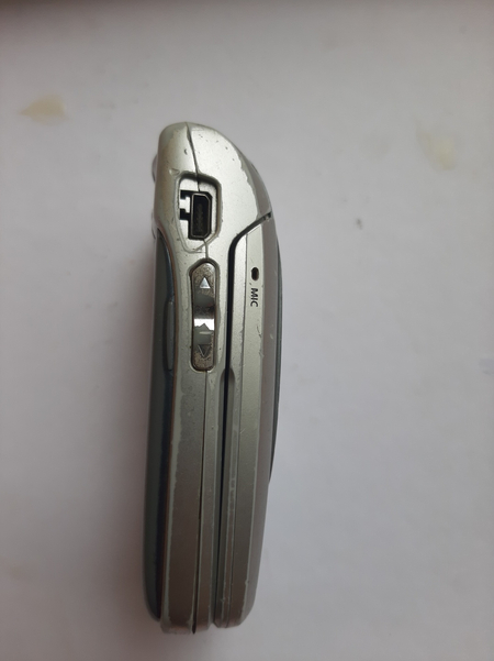 Samsung SGH-E720 Суперфункциональная и музыкальная раскладушка