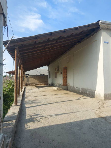 Hovli joy sotiladi
