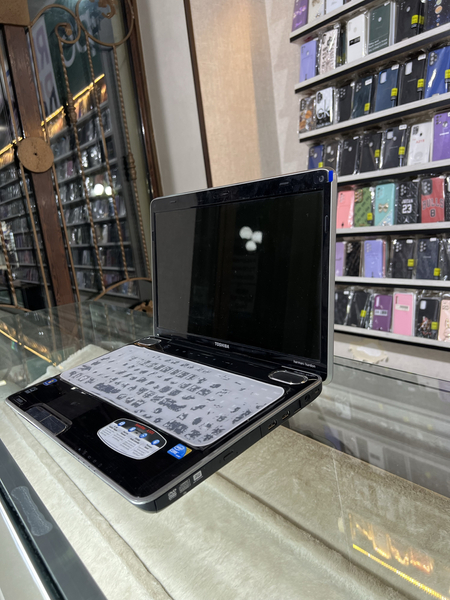 Toshiba Nootbook 700gb 4gb aperativka