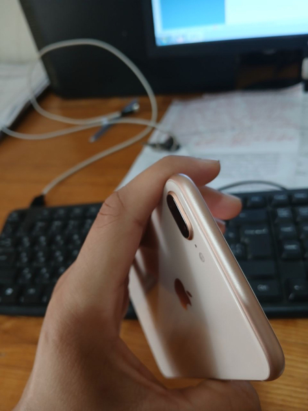 iphone 8 + ideal ochilmagan usta kormagan qirilgan urilgan joylari yoq