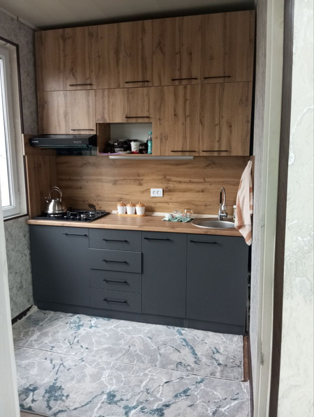 Продаётся 3/5/5. 92м².Яшнабад Тузель 1. Галантерея. Конечка 166.