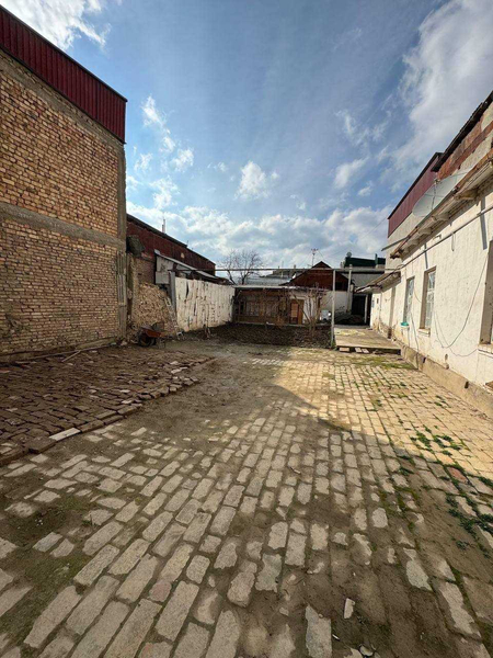 Продается Двор 5,2 соток в районе Регистан