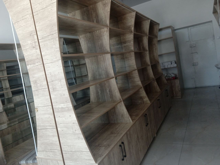 Vitrina shkaf mebel