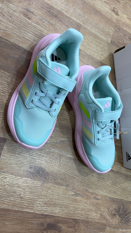 Кроссовки Adidas на девочку