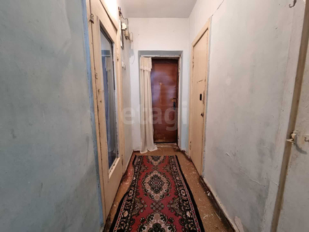 Своя.Юнусабад-2. 1/2/4..28кв.м.Без ремонта.Не торец, с балконом.Акфа.