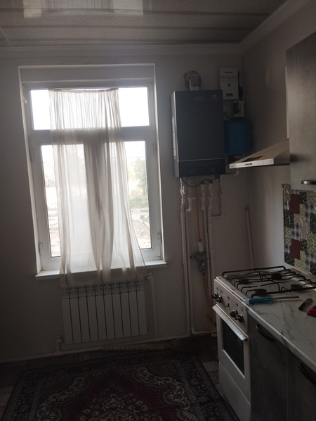 Янгиюл гулбахорда 1 этаж 2 хона 4 хона қилинган кириш чиқиш 2тарафлама