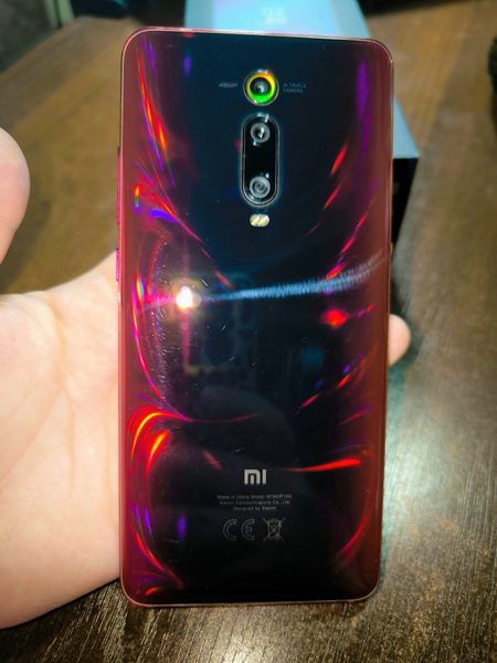 Продам телефон MI 9T