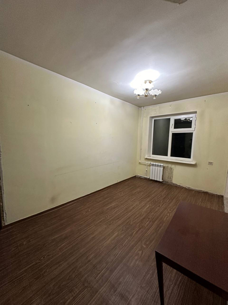 Продается квартира 2х ком 39м2 Новомосковская Дархан кафе вечер