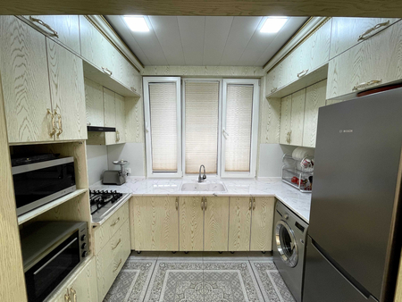 (К129407) Продается 5-ти комнатная квартира в Яккасарайском районе.