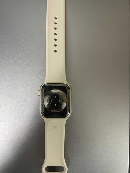 Продаются Apple Watch Series 7 (45 мм) в цвете Starlight