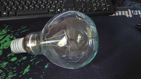 Продам лампы накаливания 750 Вт из СССР (2 шт)