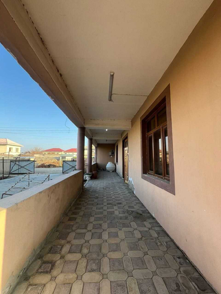 3 sotixli tayyor kotej barcha jihozlari bilan birga sotiladi.