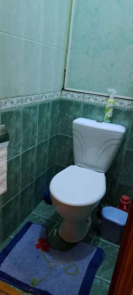 Yol yuzida joylashgan 1xonali uy sotiladi balk. 6 m magazin ofisga zor