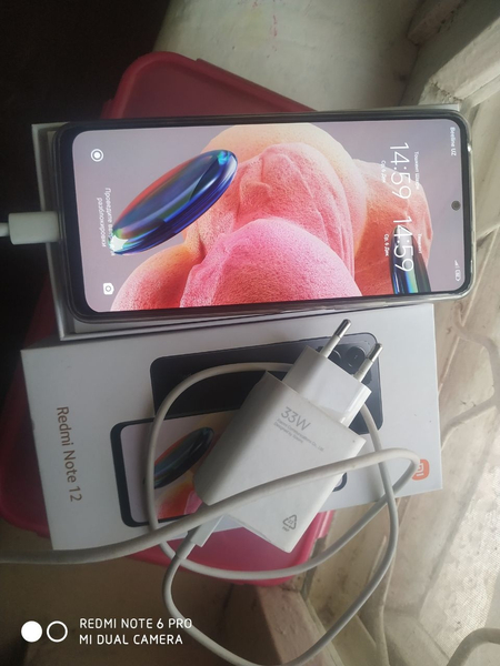 Redmi 12 8/256..