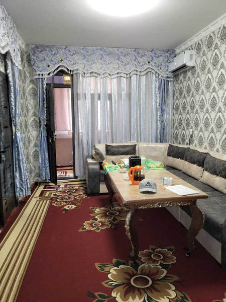 Kvartira sotiladi 3 xona 1 qavvat biznes uchun joy bor