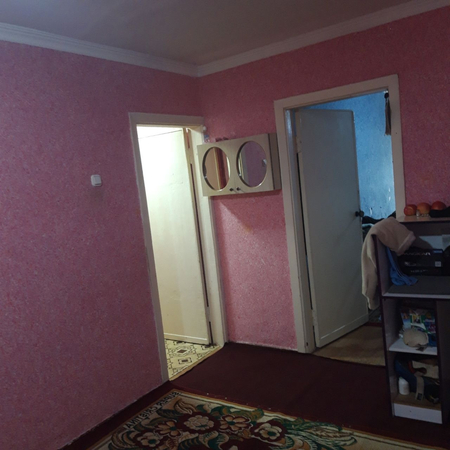 Kvartira sotiladi 2 xonali 3 xona qilingan