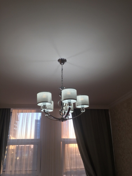 Установка люстра и карниз