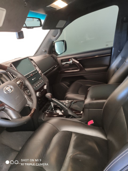 Toyota Land Cruiser Lc 200 сотилади