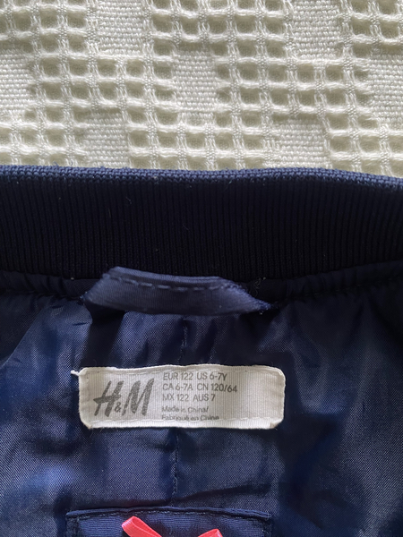 Бомбер легкая куртка H&M 6-7 лет