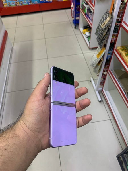 Samsung Z Flip 3  8/256gb