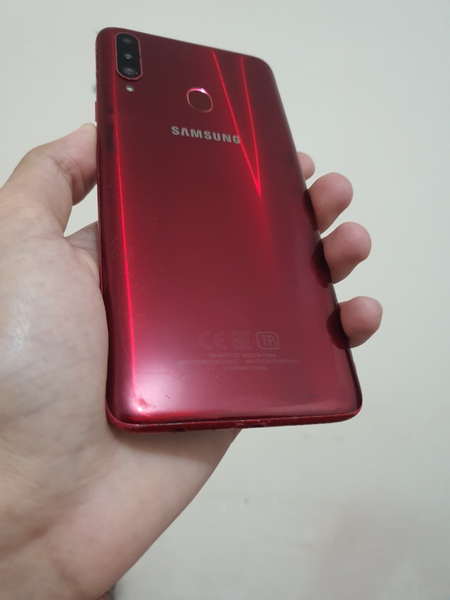 Samsung A 20 s xolati yaxshi