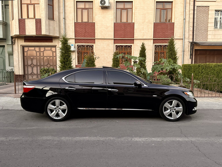 Lexus LS460 long Ataman