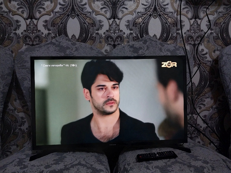 Samsung 32 original TV  18 Kanal kursatadi