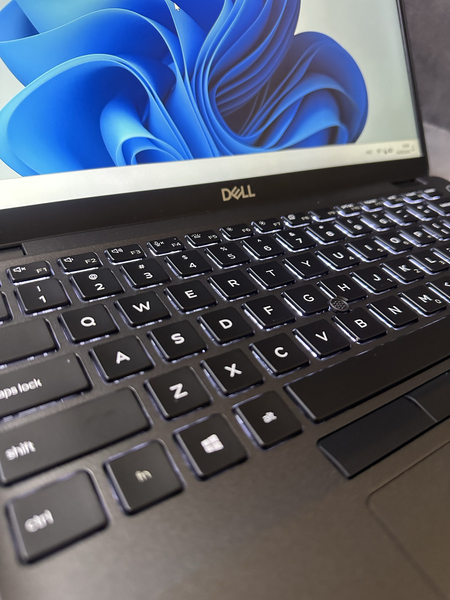 Срочно ! Dell core i7 16gb ozu IT dasturlash ofis trading