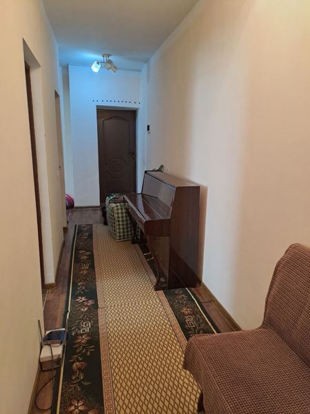 Продается квартира 3 комнатная
