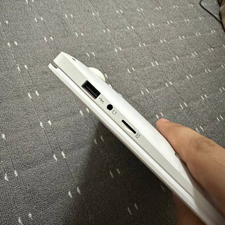 Compaq iMUZ notebuk 4/256ssd
