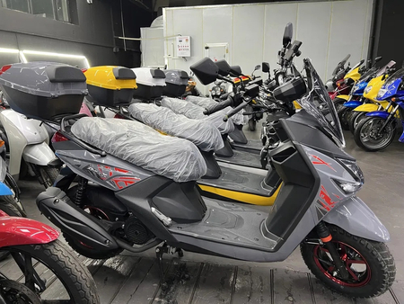 Moto Skuter Optim uz