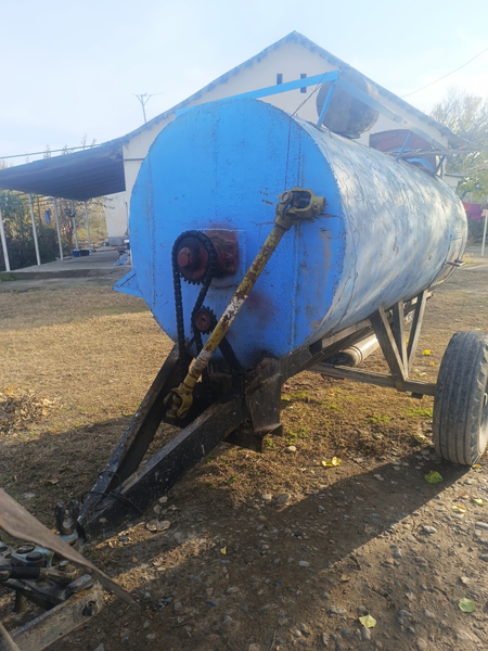 Traktor t28 boʻchka sotiladi