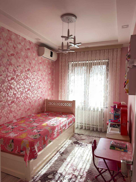 Продается 4 комнатная квартира Садык Азимова