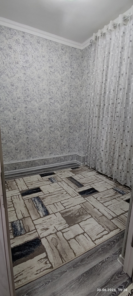 Пр-ся на м.Феруза 2 ком.кв.пер. в 3х ком. Большой балкон с подвалом