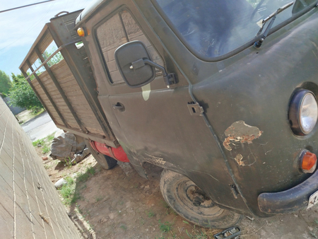 UAZ 1985 Sotiladi
